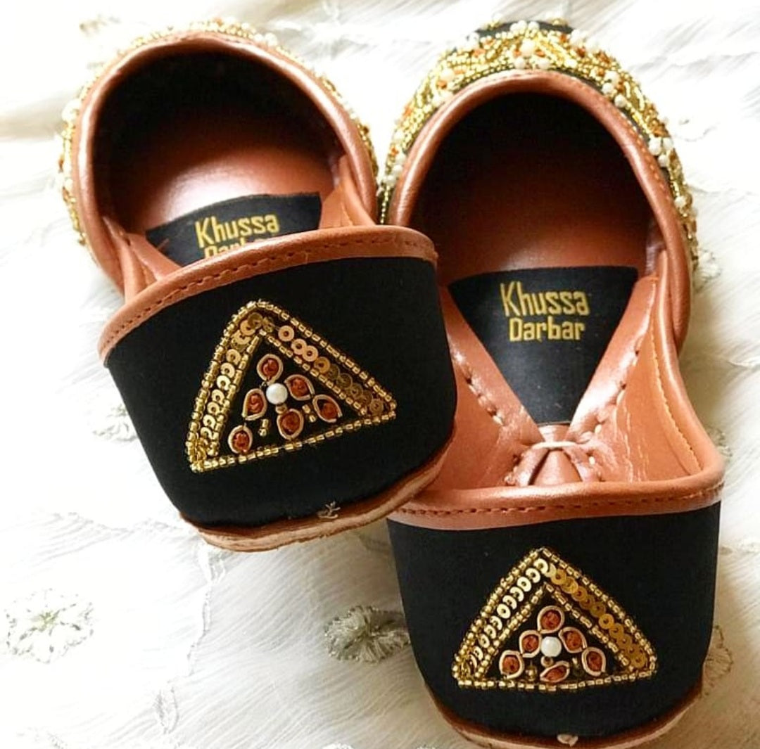 Dulaari (Black) – Khussa Darbar